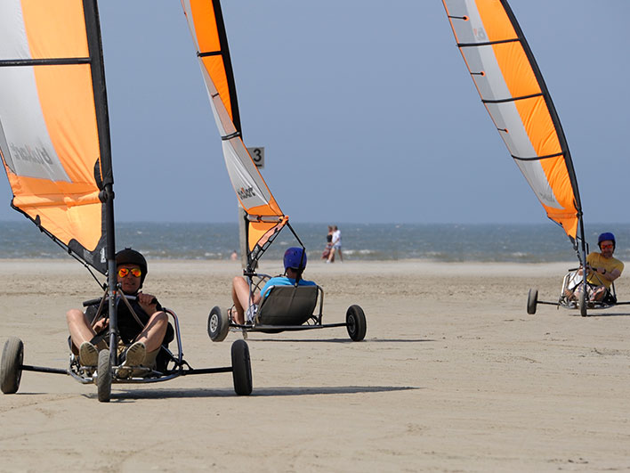 Blokarten over het strand